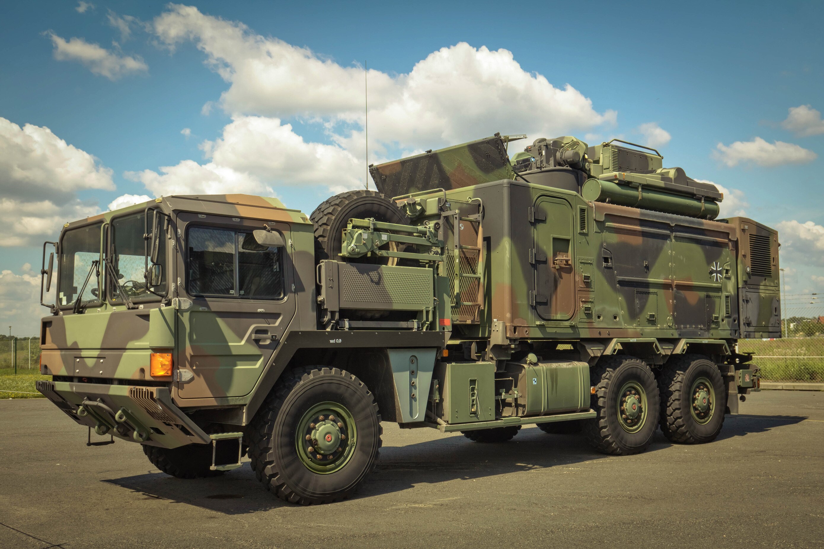 Custom Power Supplies for Aerospace and Defense Applications | Vicor
